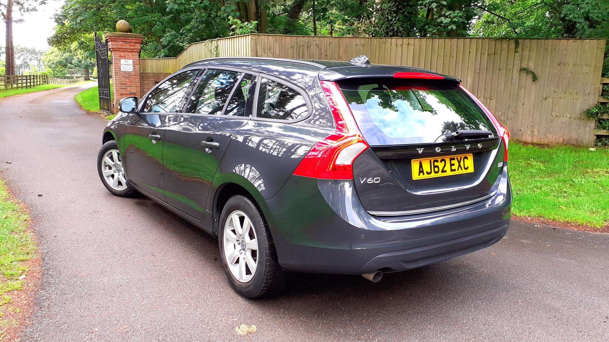 62 reg Volvo V60 D2 for sale by Woodlands Cars (3) – …Woodlands Cars Ltd…