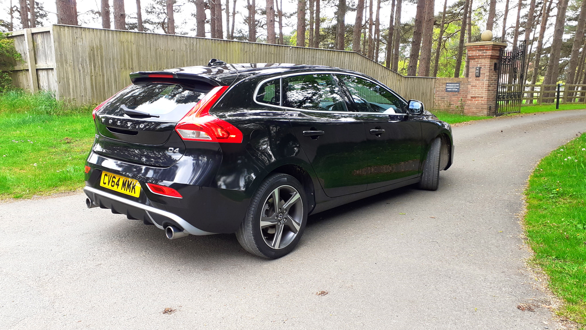 2014-64 Volvo V40 D4 R-Design LUX NAV, Manual – …Woodlands Cars Ltd…