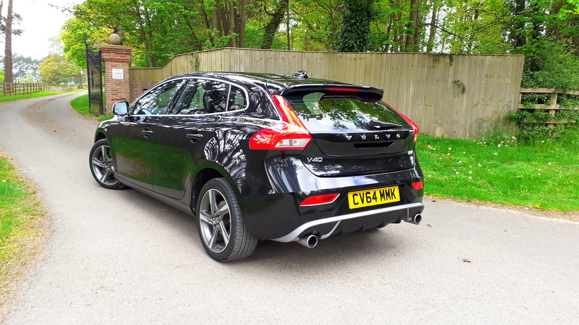 2014-64 Volvo V40 D4 R-Design LUX NAV, Manual – …Woodlands Cars Ltd…
