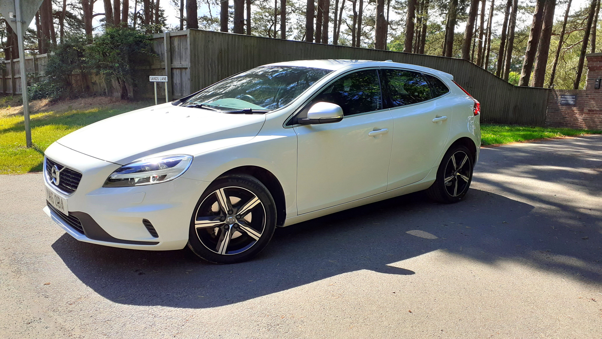 2016-16 Volvo V40 2.0 T2 R-Design, Manual – …Woodlands Cars Ltd…